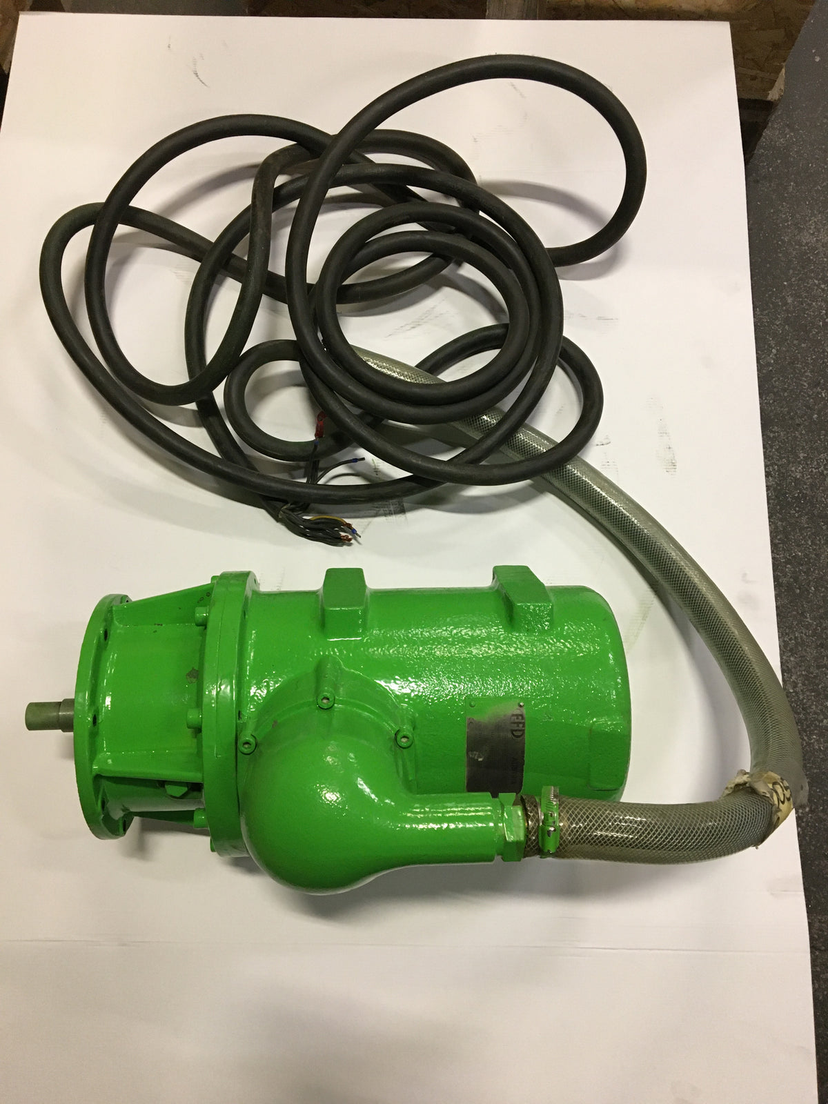 Three-phase Submersible Motor - 5.5kW/400V — Röhren- und Pumpenwerk Bauer